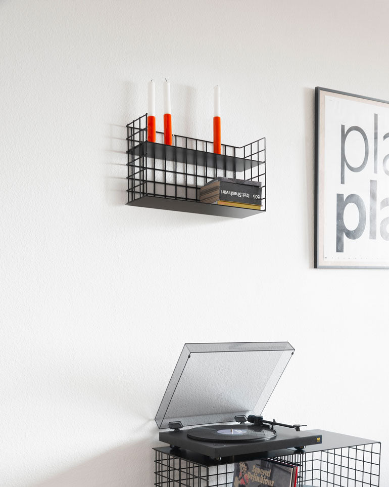 Cady Wall – vertical steel wall shelf with wire mesh – Superlife